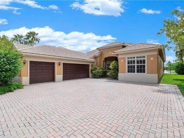 Luxury Villa for sale in Parkland, Florida