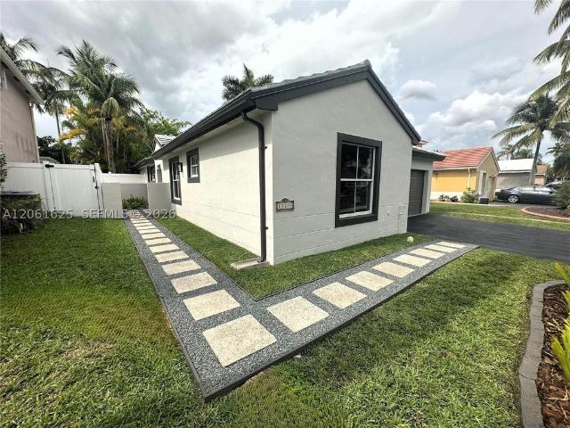 Luxury Villa for sale in Pembroke Pines, Florida