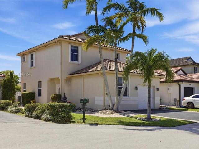 Luxury Villa for sale in Pembroke Pines, Florida