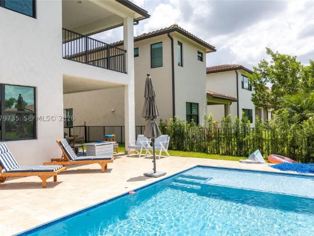 Luxury Villa for sale in Pembroke Pines, Florida