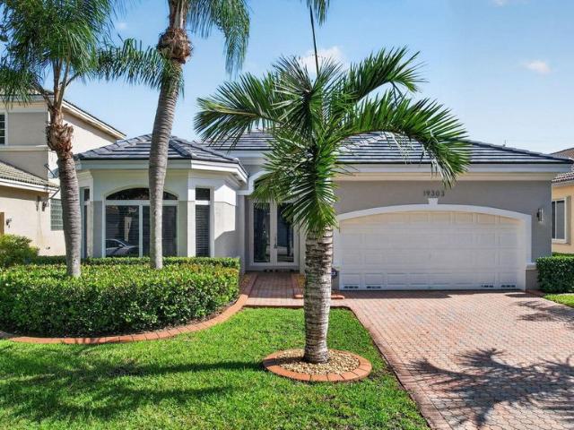 Luxury Villa for sale in Pembroke Pines, Florida