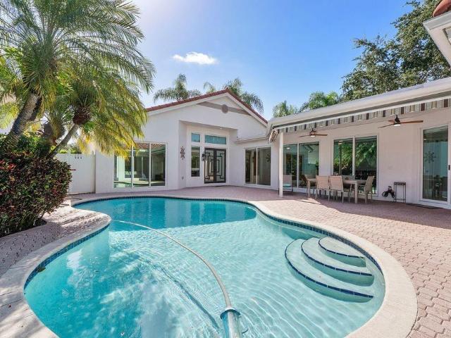 Luxury Villa for sale in Pembroke Pines, Florida