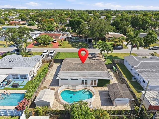 Luxury Villa for sale in Pembroke Pines, Florida
