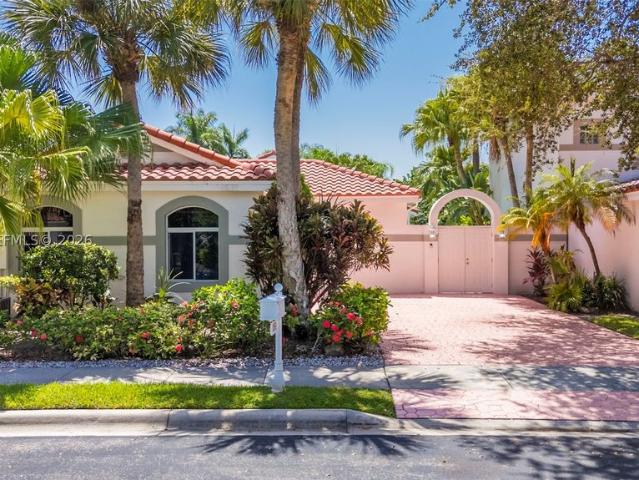 Luxury Villa for sale in Pembroke Pines, Florida