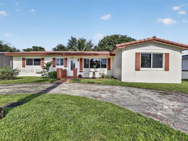 Luxury Villa for sale in Pembroke Pines, Florida
