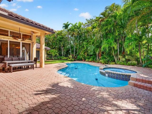 Luxury Villa for sale in Pembroke Pines, Florida