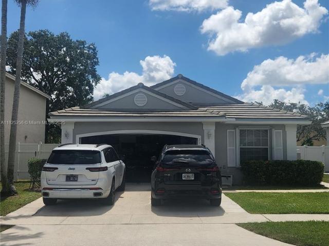 Luxury Villa for sale in Pembroke Pines, Florida