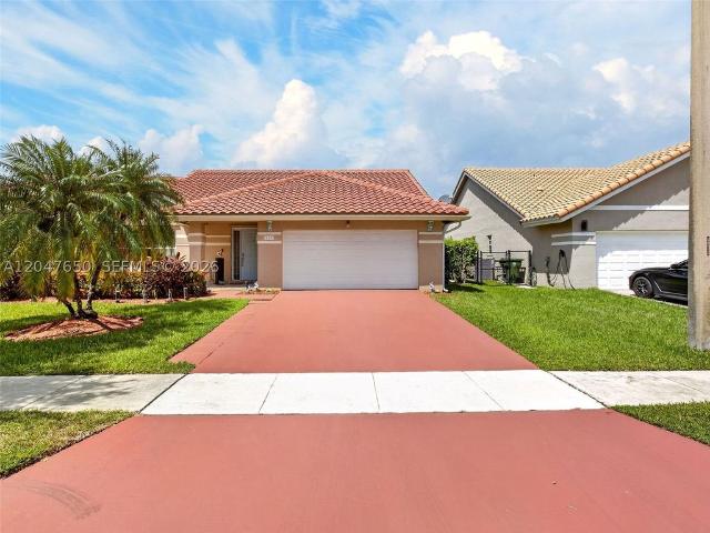 Luxury Villa for sale in Pembroke Pines, Florida