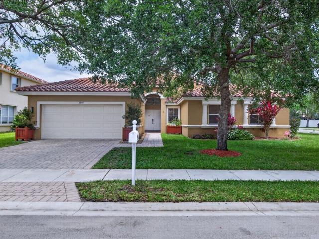 Luxury Villa for sale in Pembroke Pines, Florida