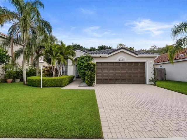 Luxury Villa for sale in Pembroke Pines, Florida