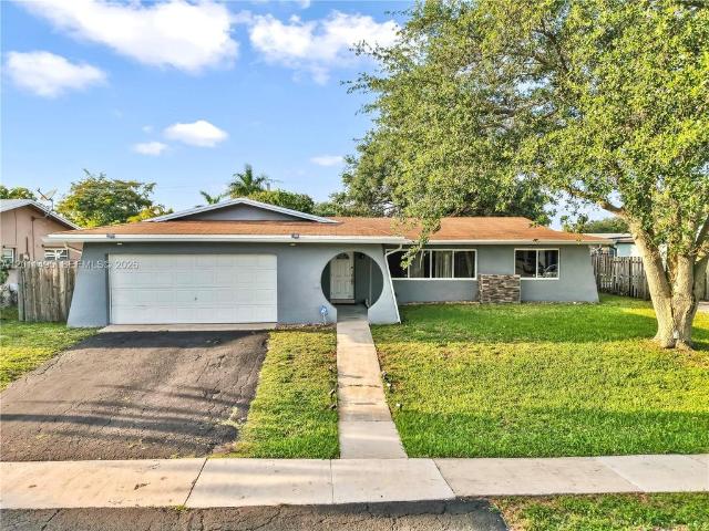 Luxury Villa for sale in Pembroke Pines, Florida