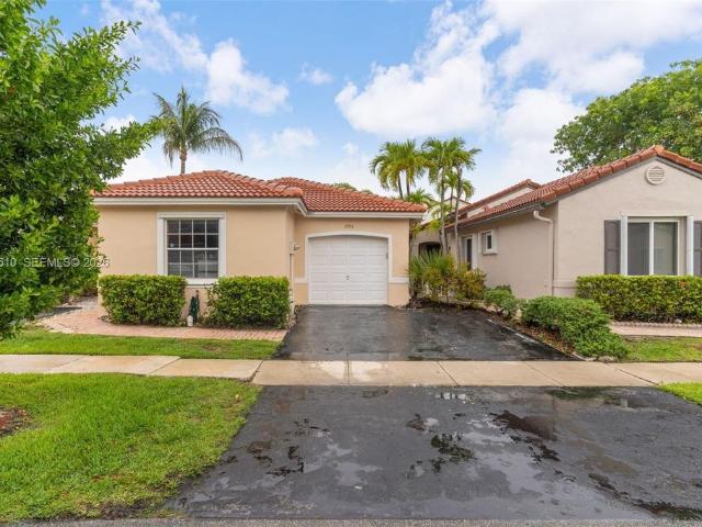 Luxury Villa for sale in Pembroke Pines, Florida