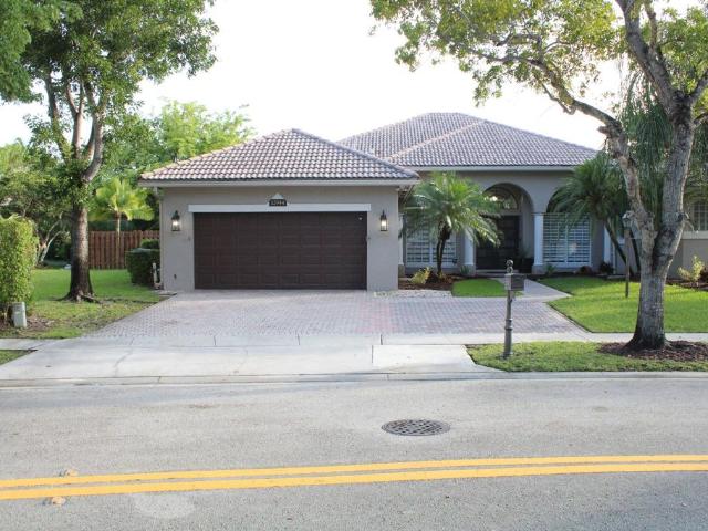 Luxury Villa for sale in Pembroke Pines, Florida