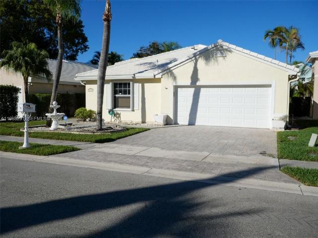 Luxury Villa for sale in Pembroke Pines, Florida