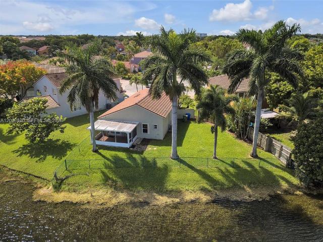 Luxury Villa for sale in Pembroke Pines, Florida