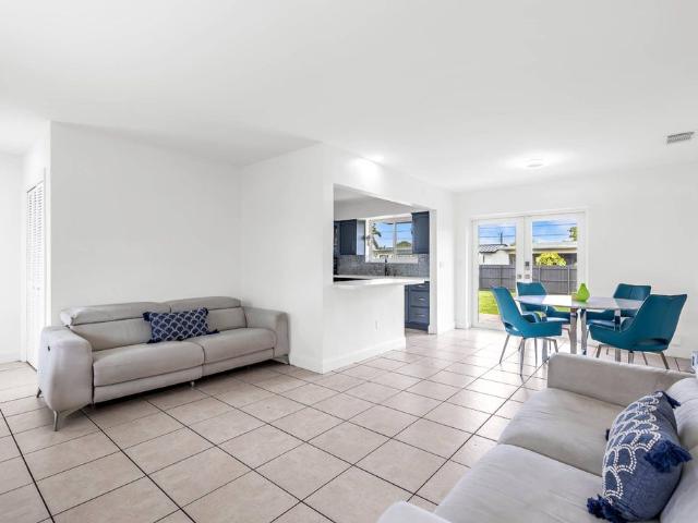 Luxury Villa for sale in Pembroke Pines, Florida
