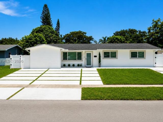 Luxury Villa for sale in Pembroke Pines, United States