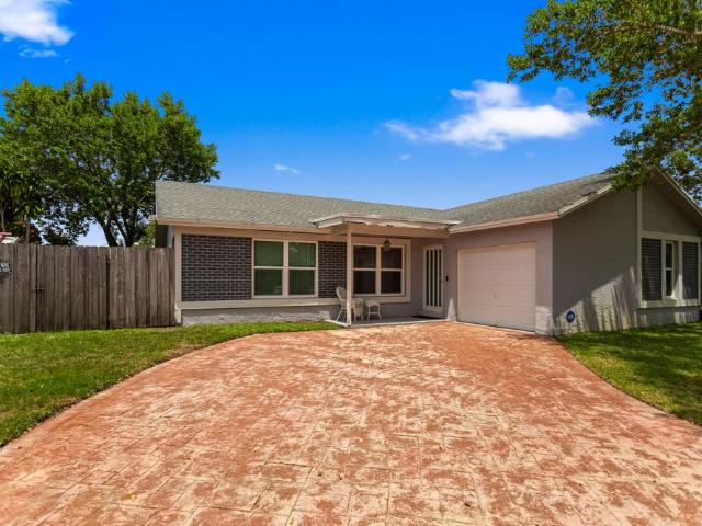 Luxury Villa for sale in Pembroke Pines, United States