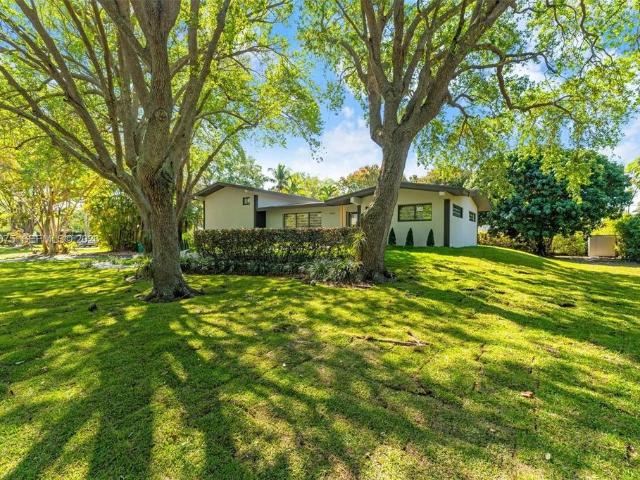 Luxury Villa for sale in Pinecrest, Florida