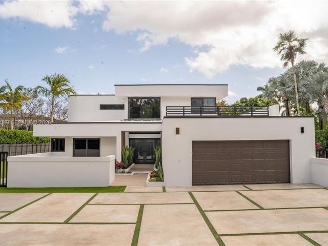 Luxury Villa for sale in Pinecrest, Florida
