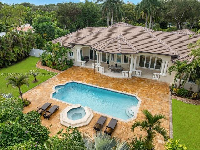 Luxury Villa for sale in Pinecrest, Florida