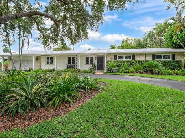 Luxury Villa for sale in Pinecrest, Florida
