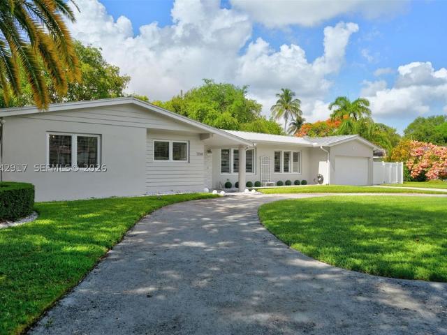 Luxury Villa for sale in Pinecrest, Florida