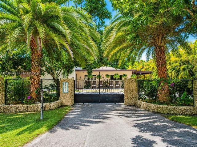 Luxury Villa for sale in Pinecrest, United States