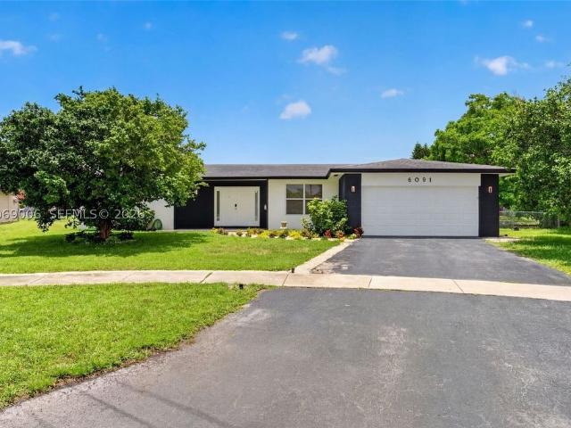 Luxury Villa for sale in Plantation, Florida