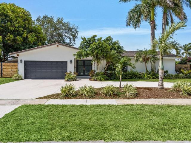 Luxury Villa for sale in Plantation, Florida