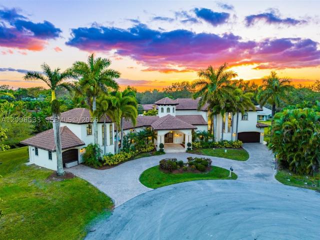 Luxury Villa for sale in Plantation, Florida