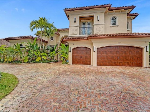 Luxury Villa for sale in Plantation, Florida