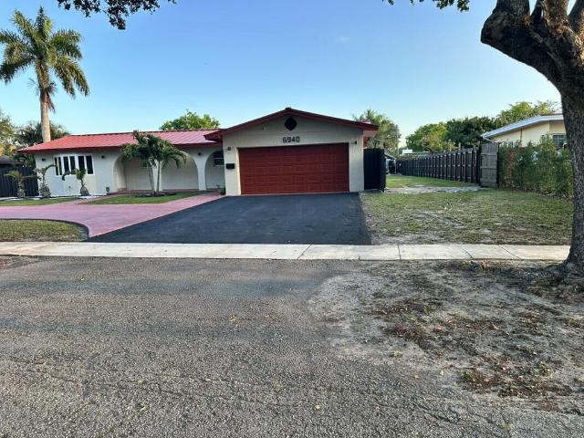 Luxury Villa for sale in Plantation, Florida
