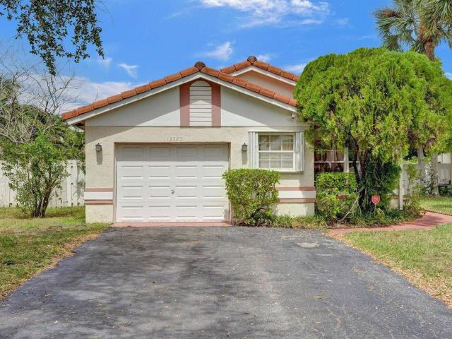 Luxury Villa for sale in Plantation, Florida