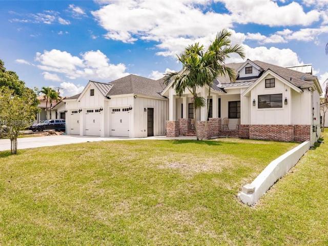 Luxury Villa for sale in Plantation, Florida