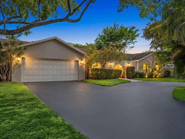 Luxury Villa for sale in Plantation, Florida
