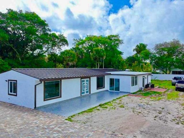 Luxury Villa for sale in West Palm Beach, Florida