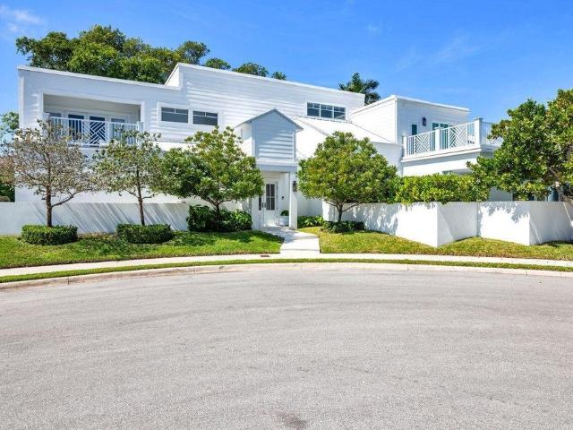 Luxury Villa for sale in West Palm Beach, Florida