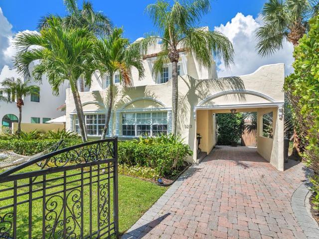 Luxury Villa for sale in West Palm Beach, Florida
