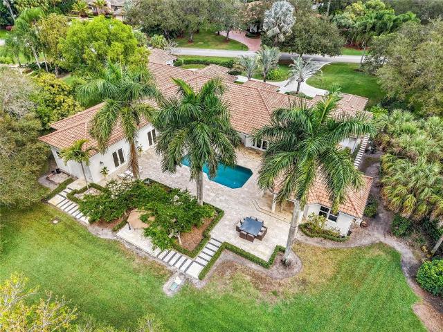 Luxury Villa for sale in Weston, Florida