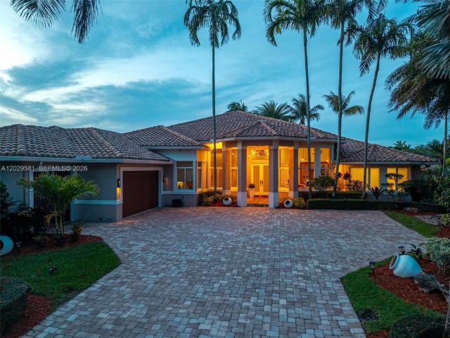 Luxury Villa for sale in Weston, Florida