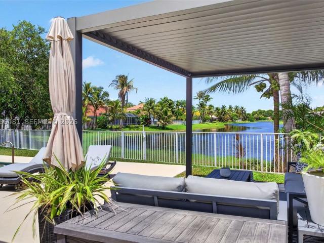 Luxury Villa for sale in Weston, Florida
