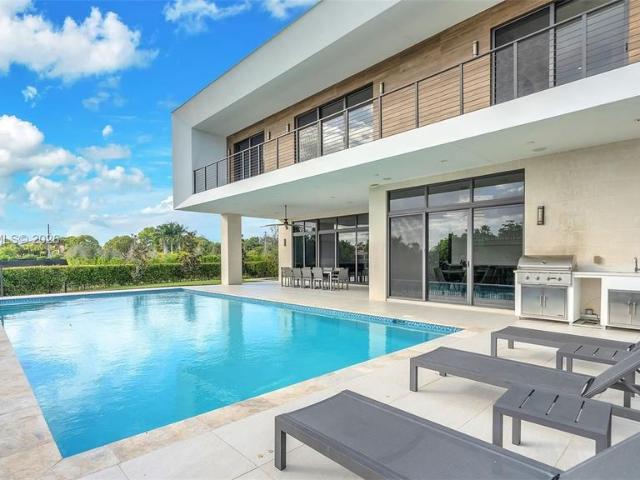 Luxury Villa for sale in Weston, Florida