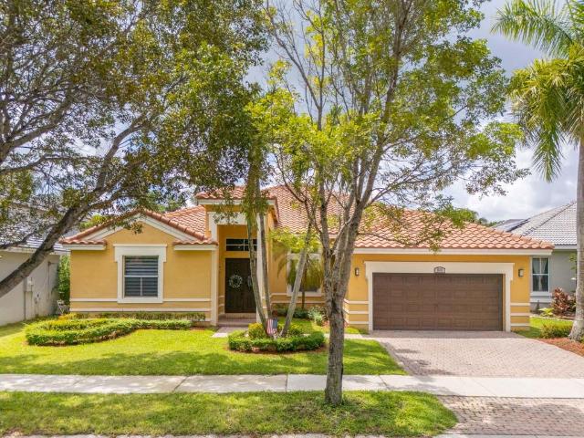Luxury Villa for sale in Weston, Florida