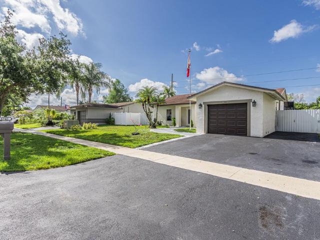 Luxury Villa for sale in Weston, Florida