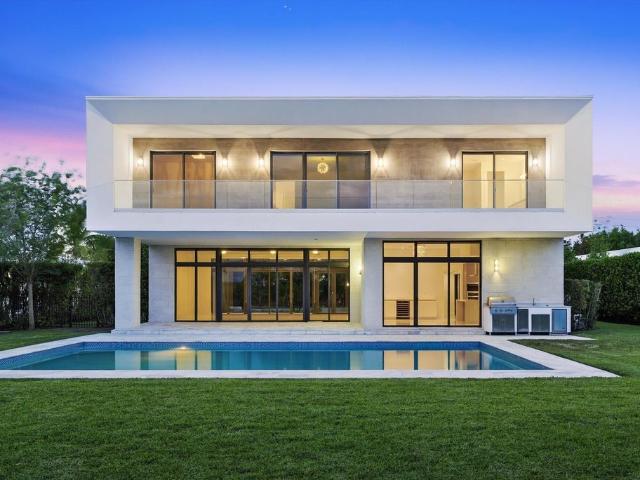 Luxury Villa for sale in Weston, Florida