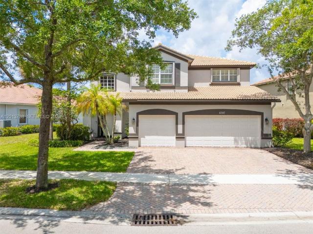Luxury Villa for sale in Weston, Florida