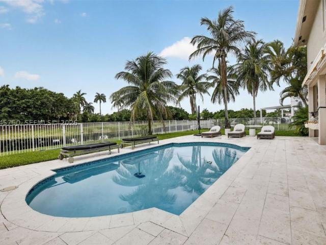 Luxury Villa for sale in Weston, United States