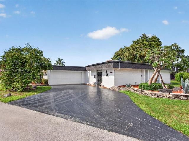Luxury Villa for sale in Tamarac, Florida