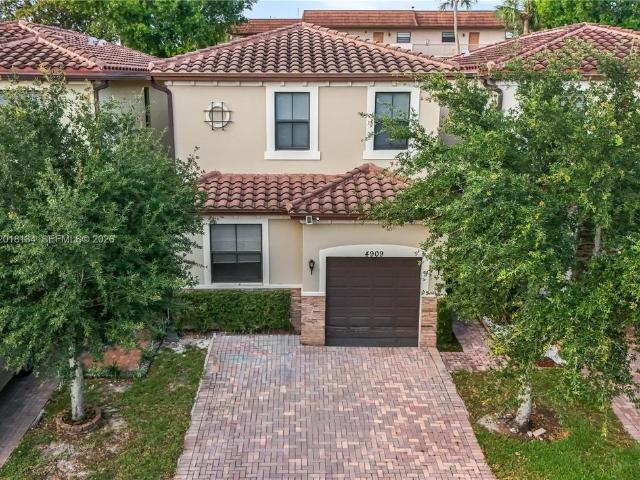 Luxury Villa for sale in Tamarac, Florida